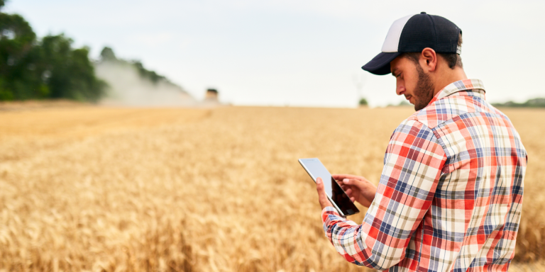 10 Best Apps for Farmers and Ranchers in 2025 (Free & Paid)
